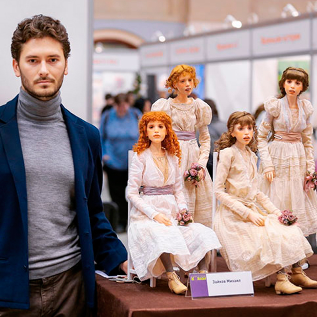 B'com | Des poupées incroyablement réalistes